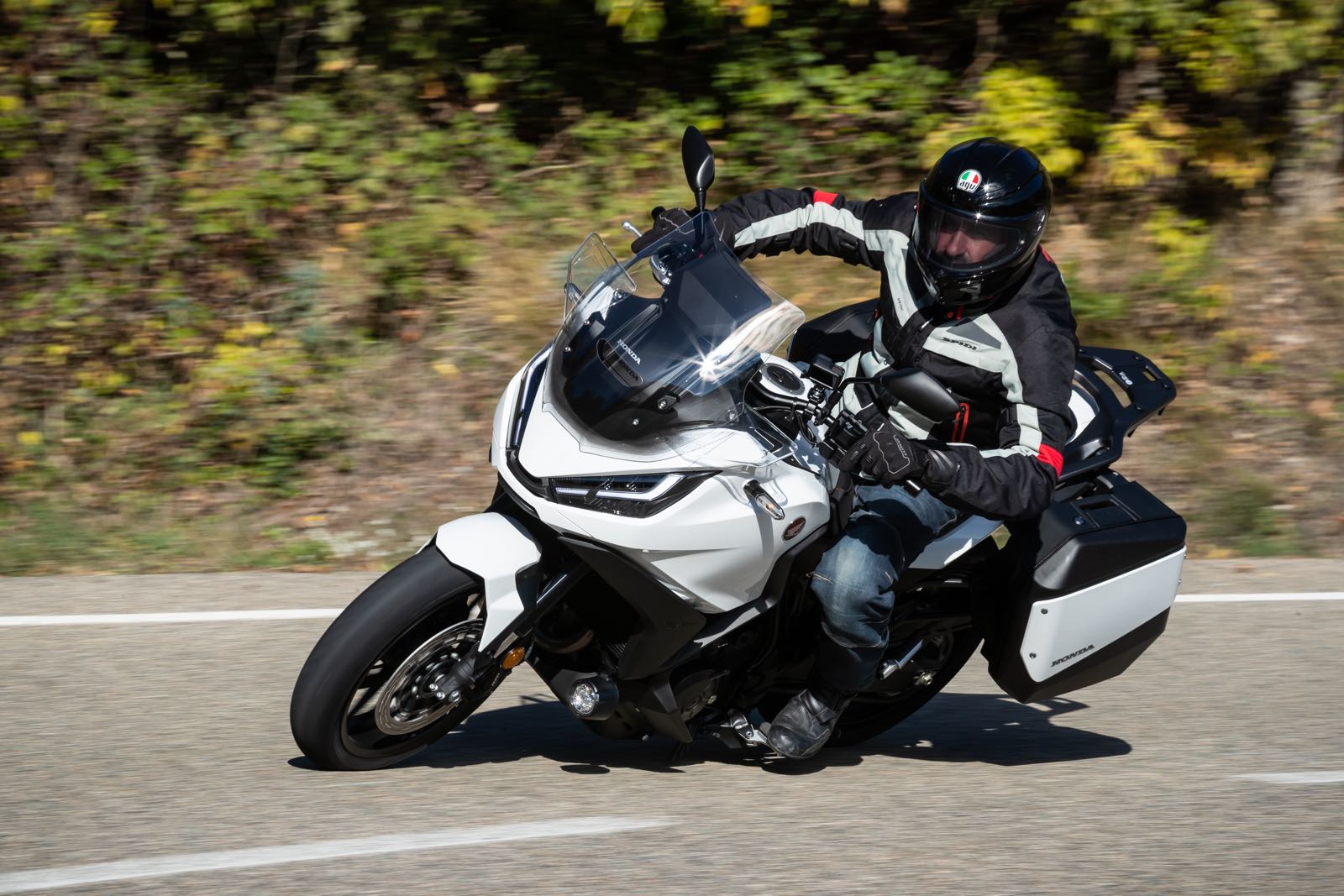 Honda NT1100 listino prezzo - scheda tecnica - foto - Insella.it